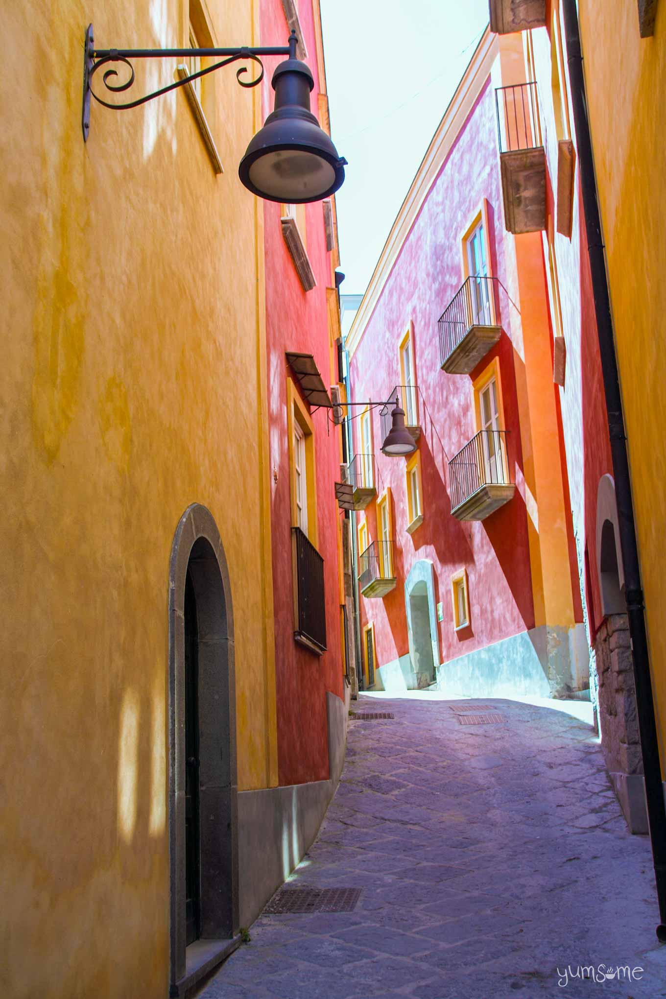 Pozzuoli - The Dodgy End Of Italy | yumsome