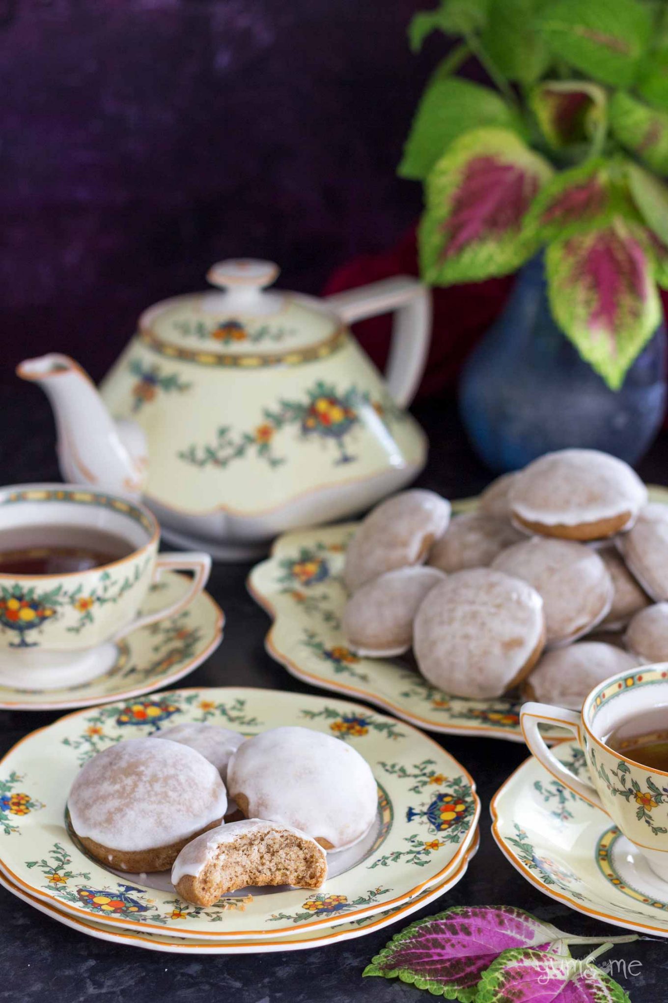 Easy Christmas Gingerbread Cookies (Pryaniki) | yumsome